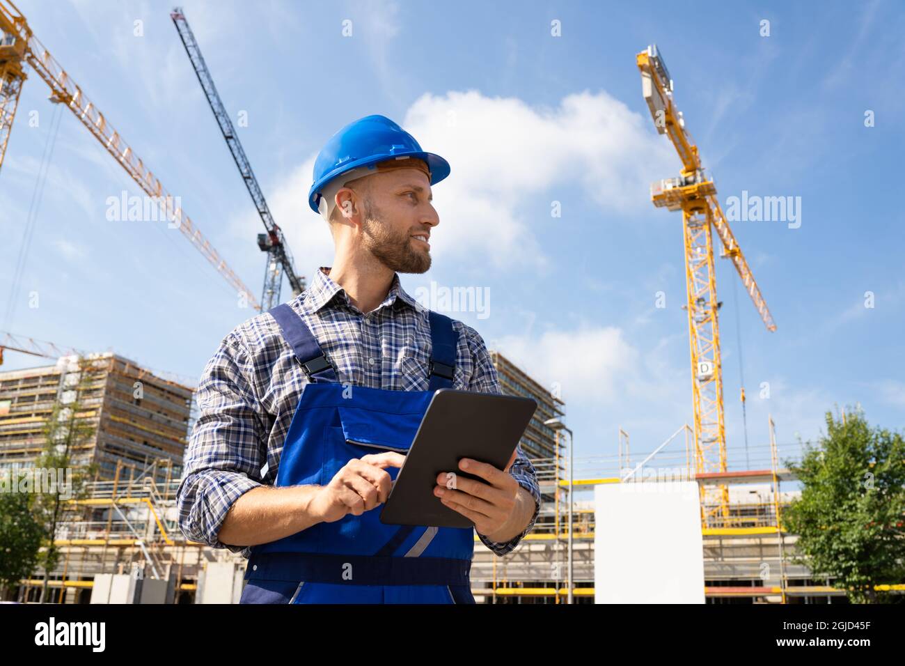 Inspector engineer inspecting construction hi-res stock photography and ...