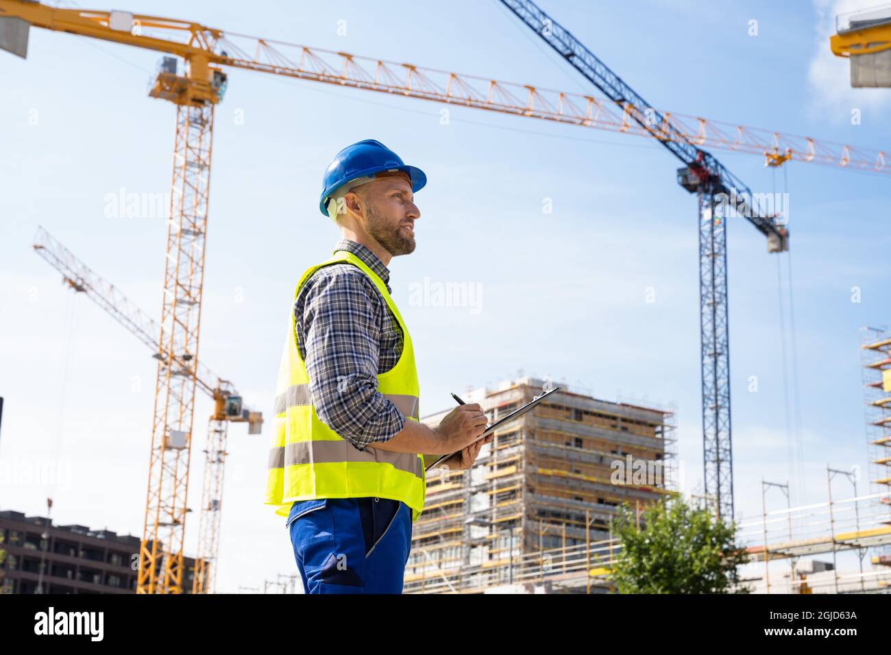 Engineer inspector hi-res stock photography and images - Alamy