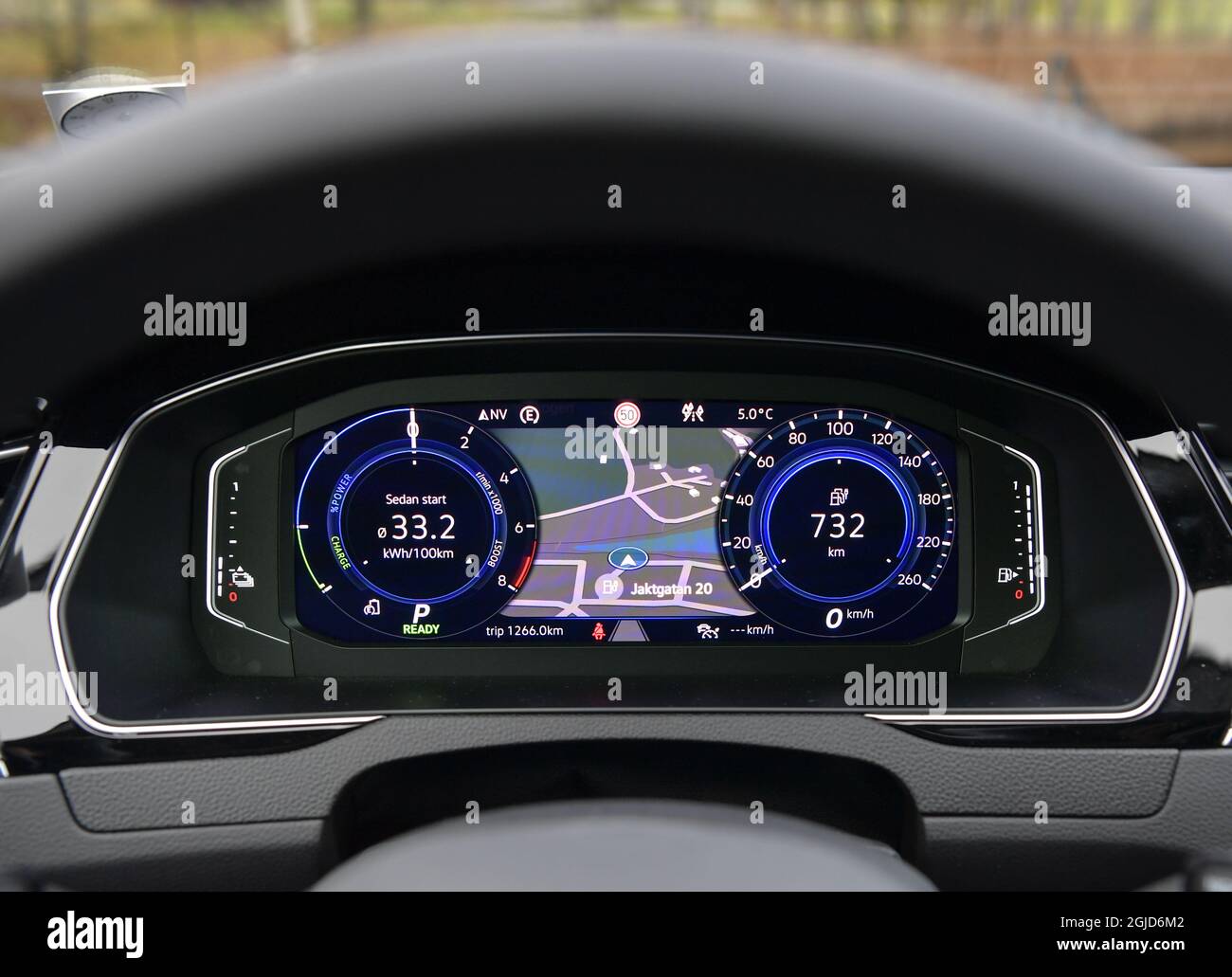 VW Passat Sportscombi GTE, road, street, transport, communication ...