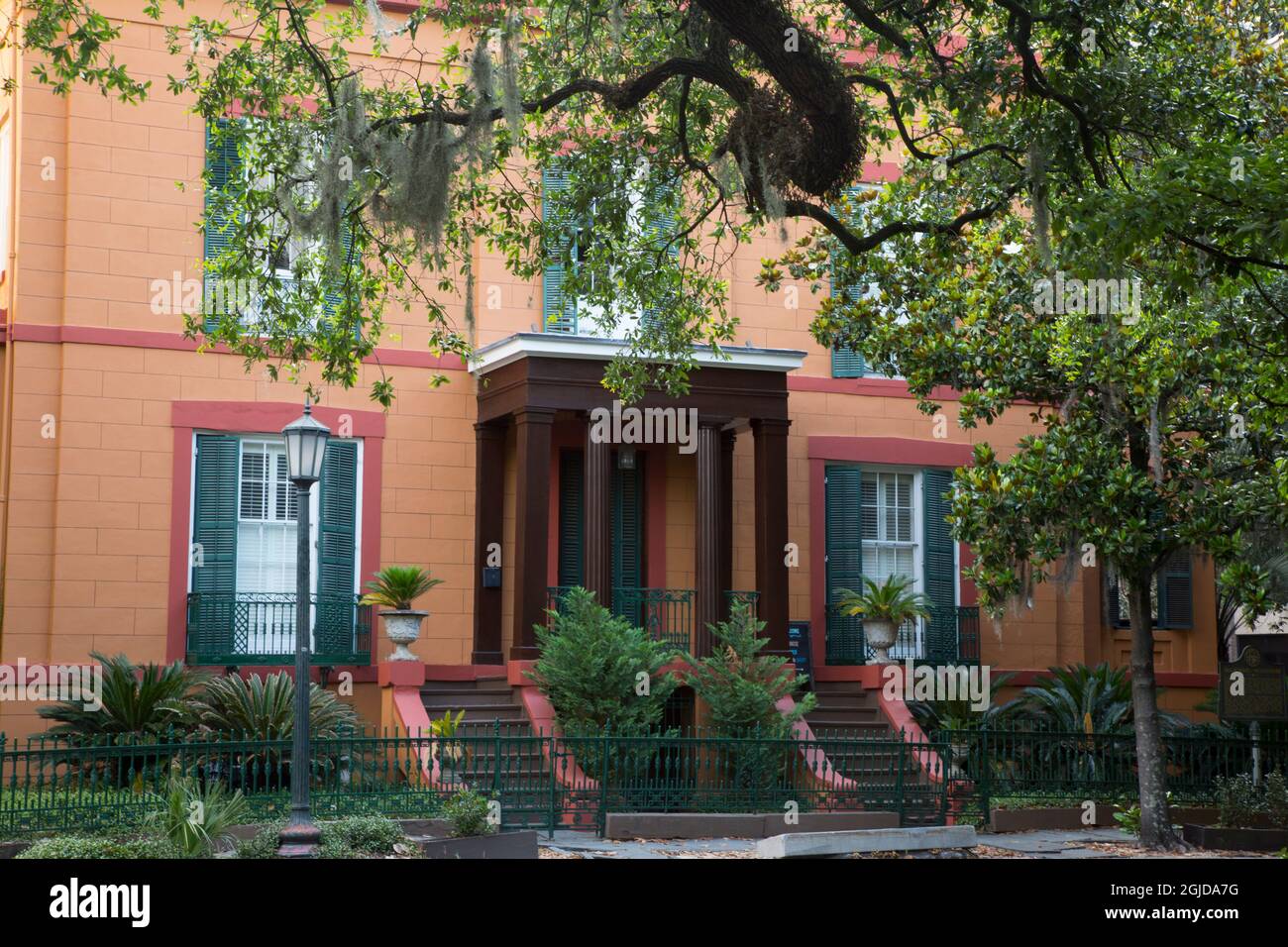 Old sorrel weed house savannah georgia hi-res stock photography and ...