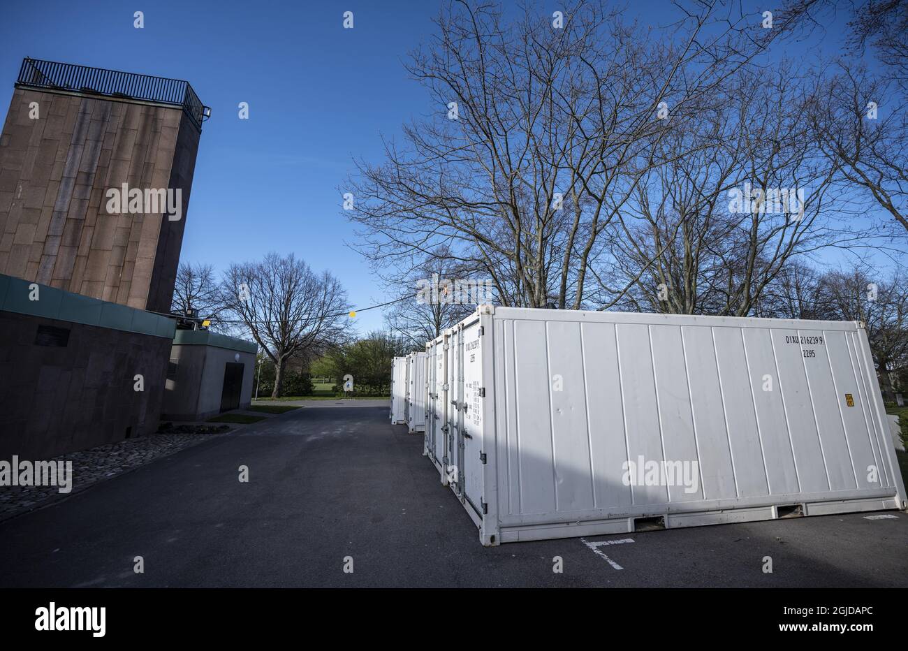 Refrigerated containers hi-res stock photography and images - Alamy