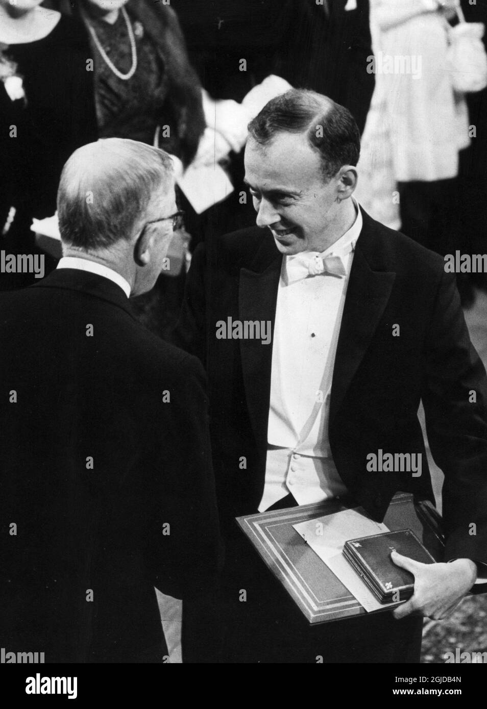File SWEDEN NOBEL 1962. Medicine laureate James Watson, USA receives ...