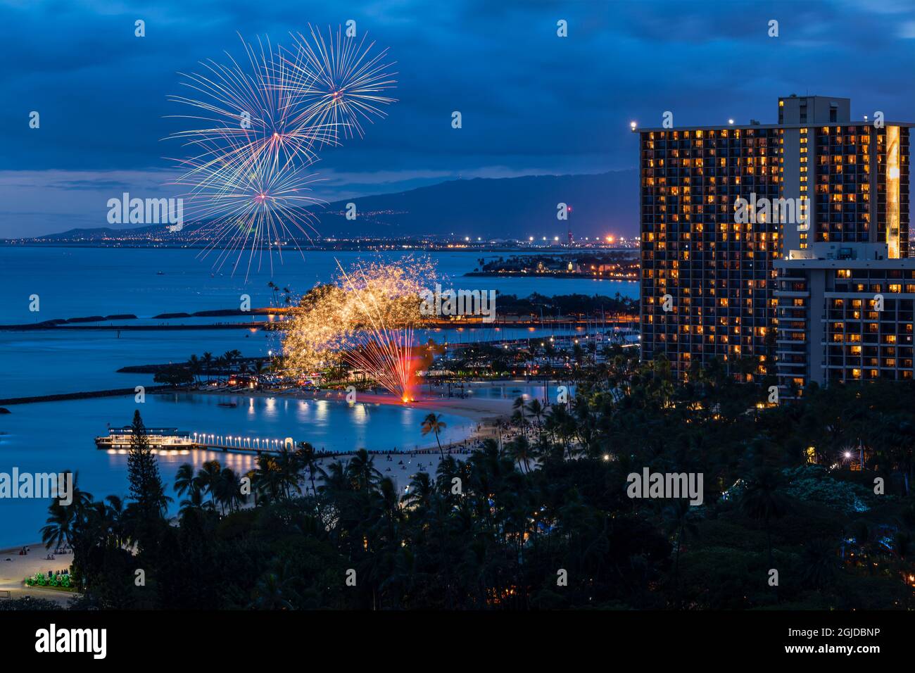 Fireworks, Waikiki Beach, Honolulu, Oahu, Hawaii Stock Photo - Alamy