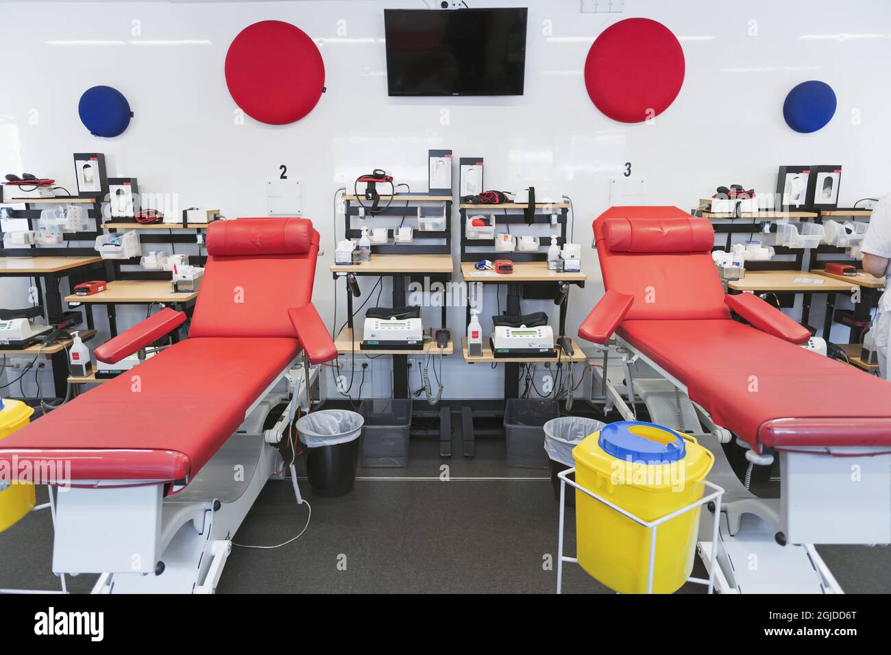 Blood donation mobile unit hi-res stock photography and images - Alamy