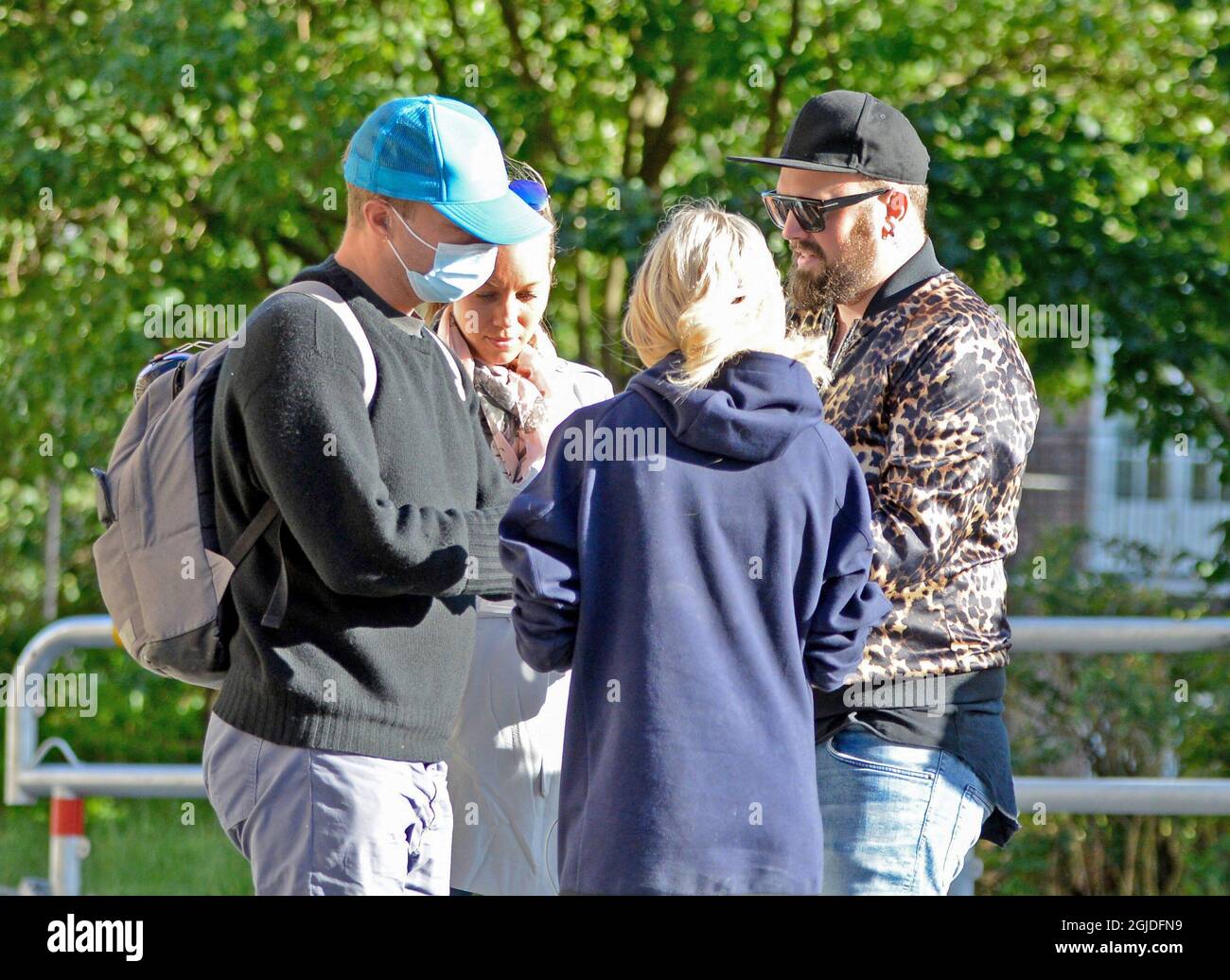 Coldplay signing hi-res stock photography and images - Alamy