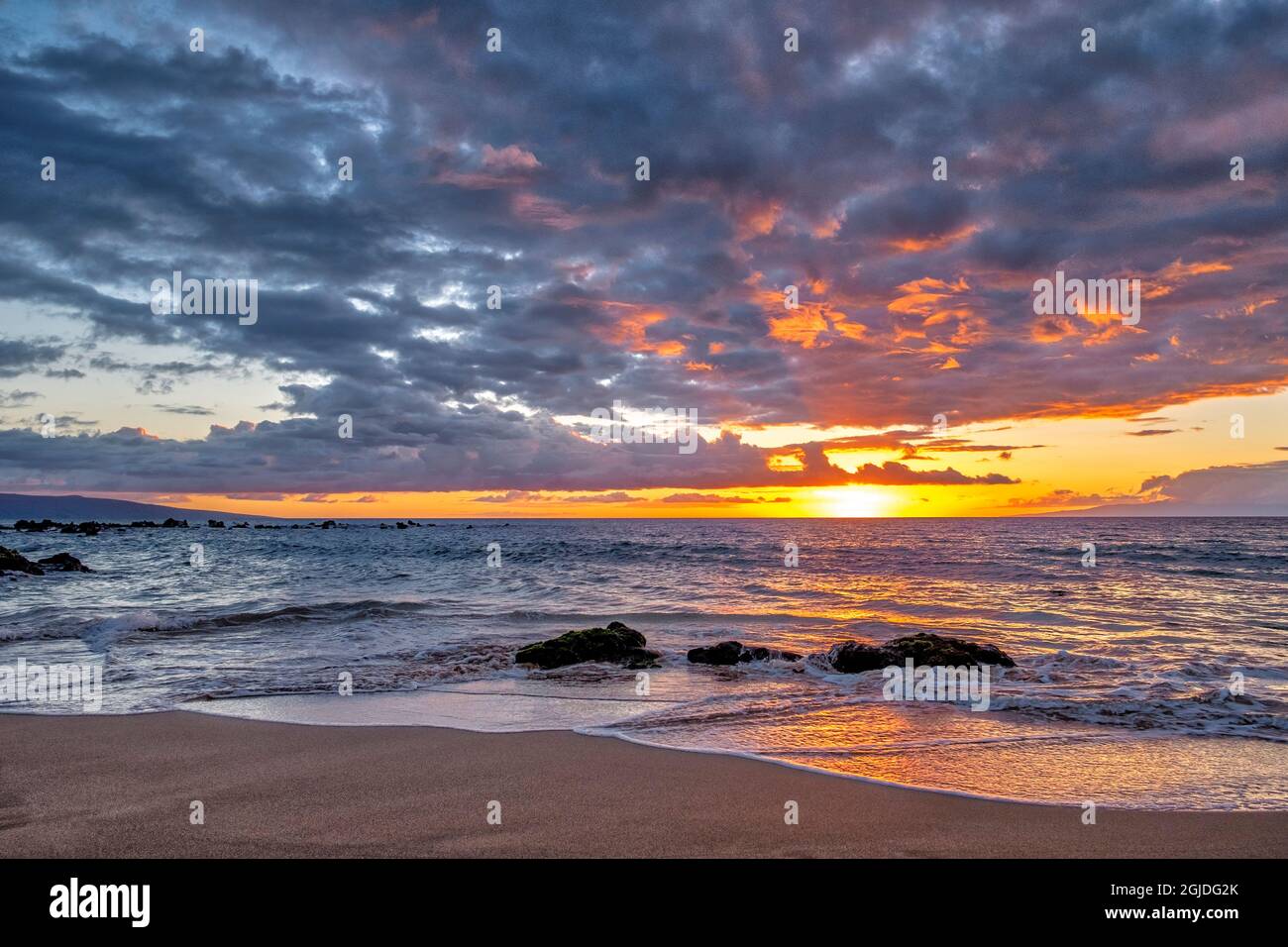 Sunset on Wailea Beach, Maui, Hawaii, USA Stock Photo - Alamy