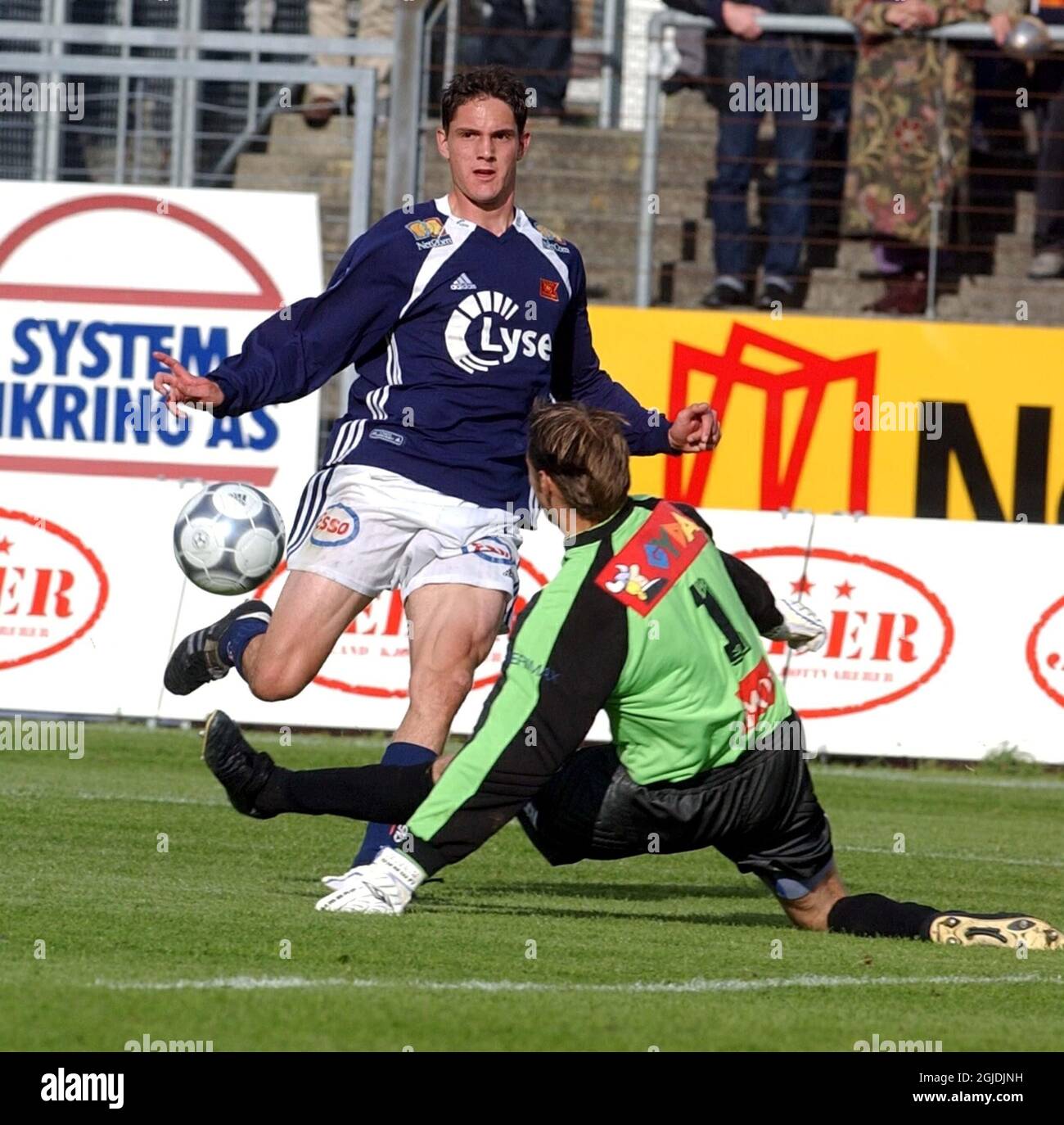 Viking's Ben Wright in action Stock Photo - Alamy
