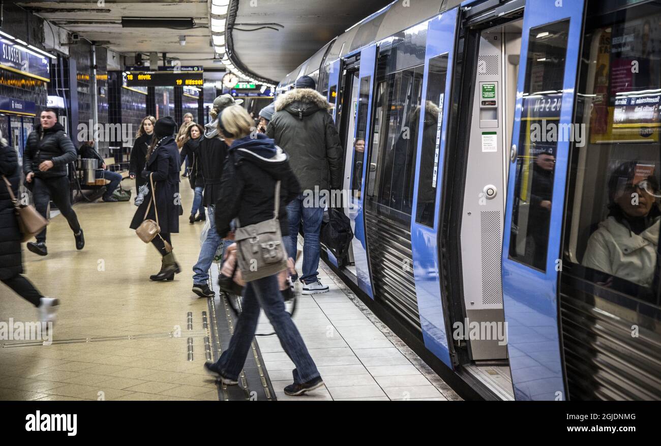 Metro train staion hi-res stock photography and images - Alamy