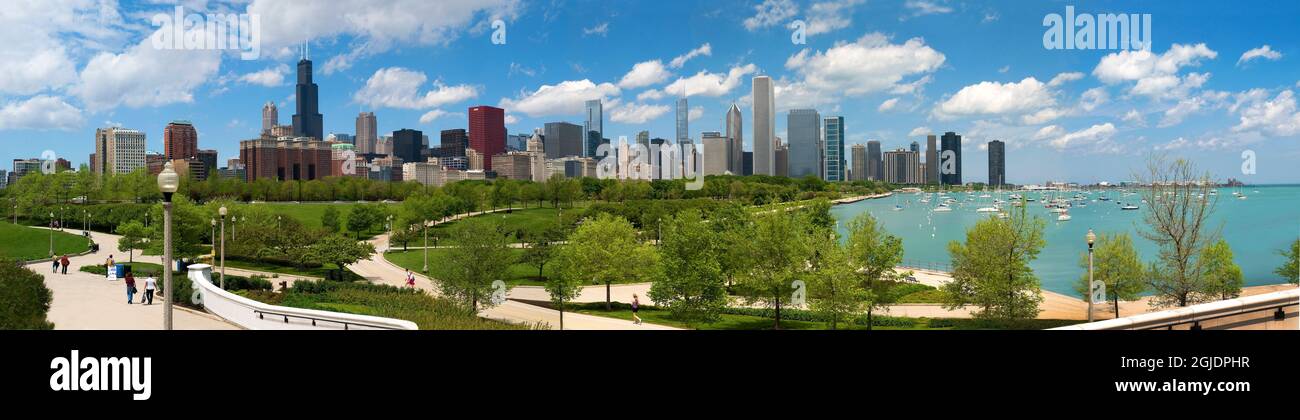 Summer Chicago skyline panoramic Stock Photo - Alamy
