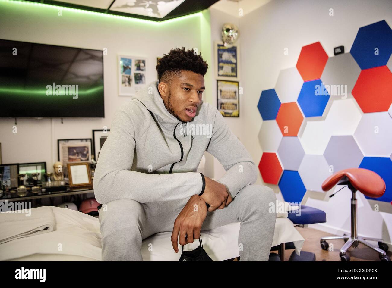 Giannis antetokounmpo hi-res stock photography and images - Alamy