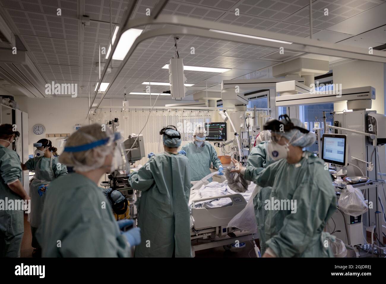 Intensive care units hi-res stock photography and images - Alamy