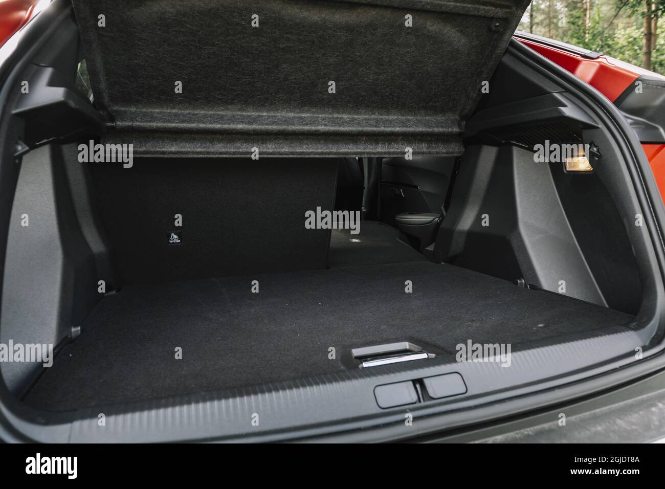 Peugeot car boot hi-res stock photography and images - Alamy