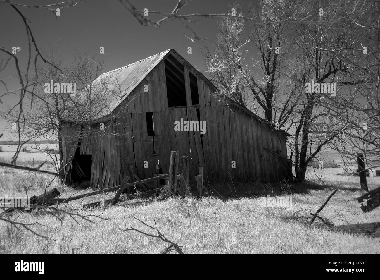 Old broken down barn in Kansas Flint Hills Stock Photo - Alamy