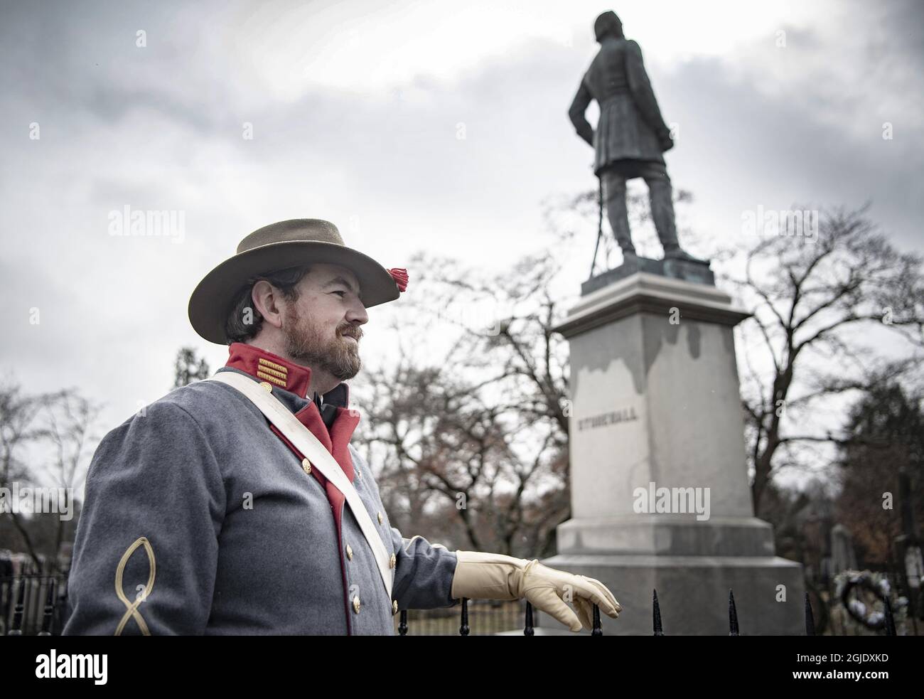 General stonewall jackson statue hi-res stock photography and images ...