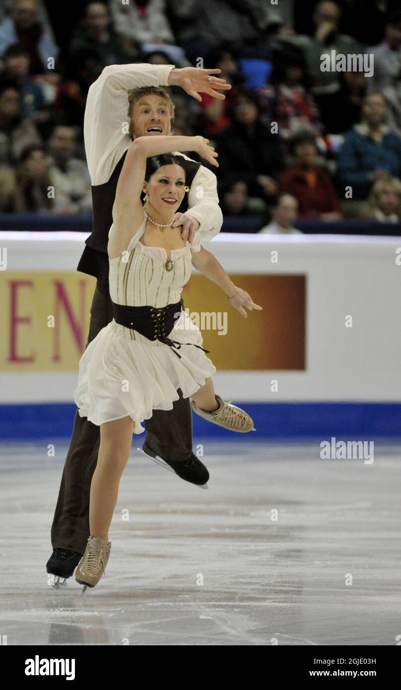 France's Isabelle Delobel and Olivier Schoenfelder perform their free ...