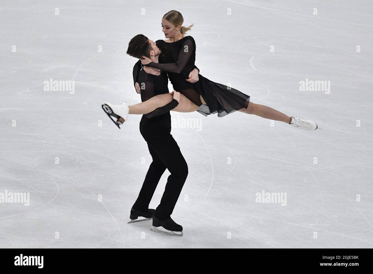 Alexandra Stepanova and Ivan Bukin of FSR perform during the Ice Dance ...