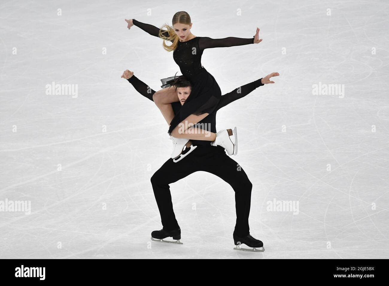 Alexandra Stepanova and Ivan Bukin of FSR perform during the Ice Dance ...