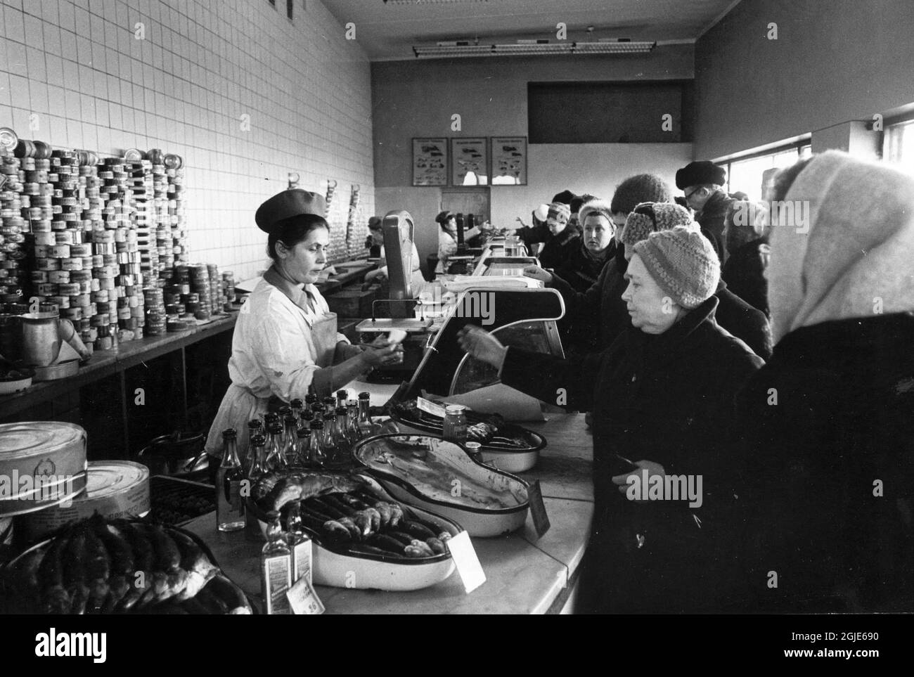 Soviet general store hi-res stock photography and images - Alamy