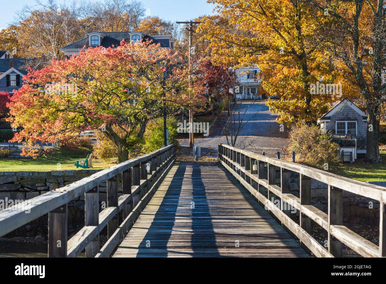USA, Massachusetts, Cape Ann, Gloucester. Annisquam Harbor, footbridge ...