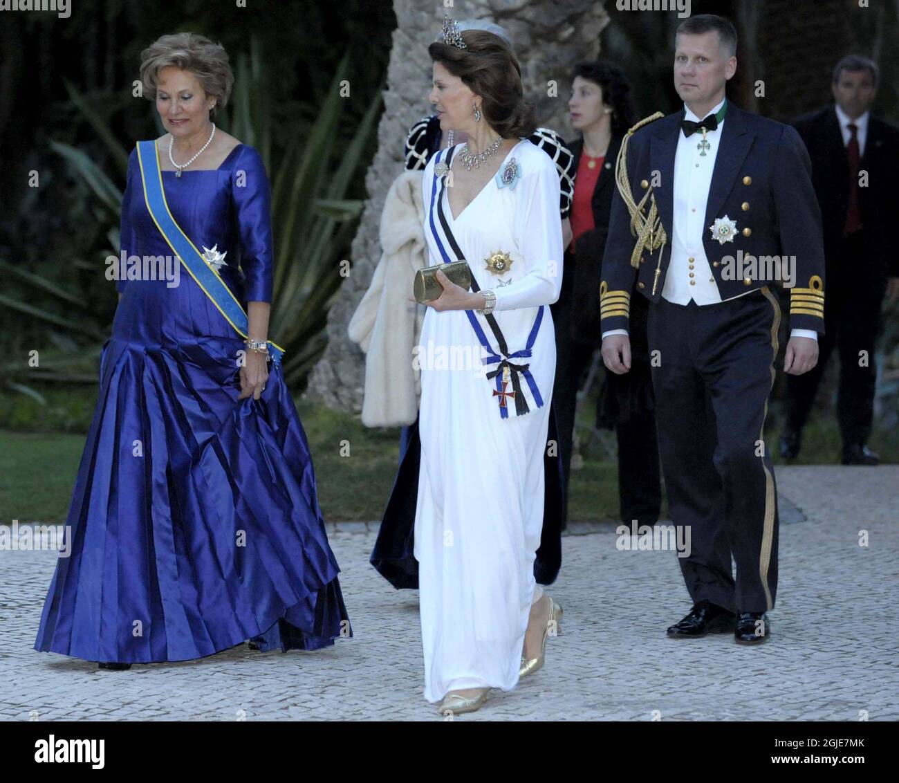 First Lady Maria Cavaco Silva and Queen Silvia arrive to the Swedish ...