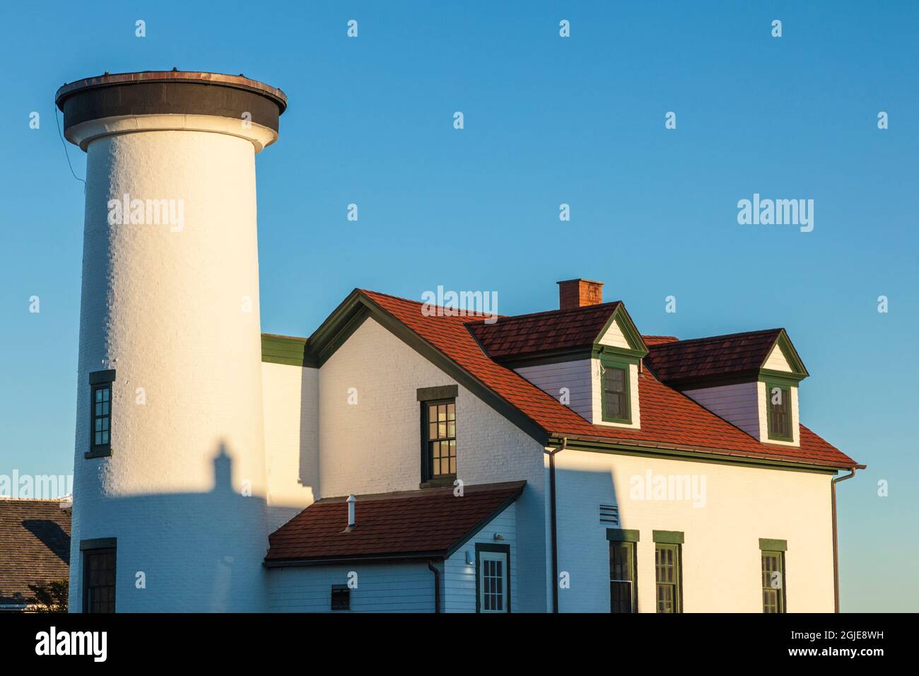Old coast guard station hi-res stock photography and images - Alamy