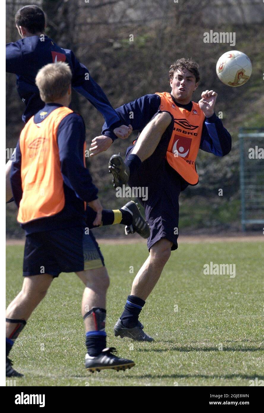 Sweden's Johan Elmander (r) in action during training Stock Photo - Alamy