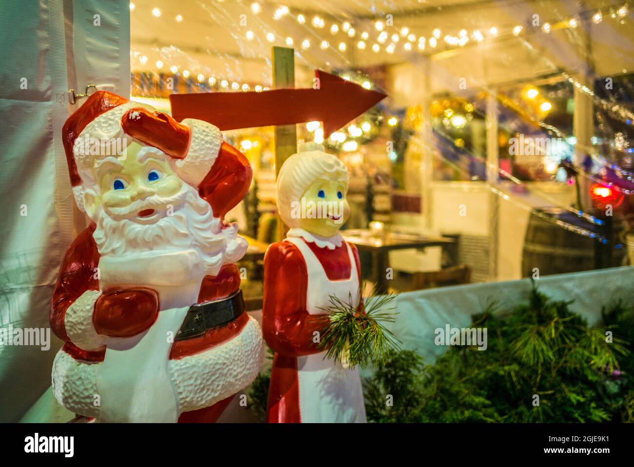 USA, Massachusetts, Cape Cod, Provincetown. Santa Claus Christmas ...