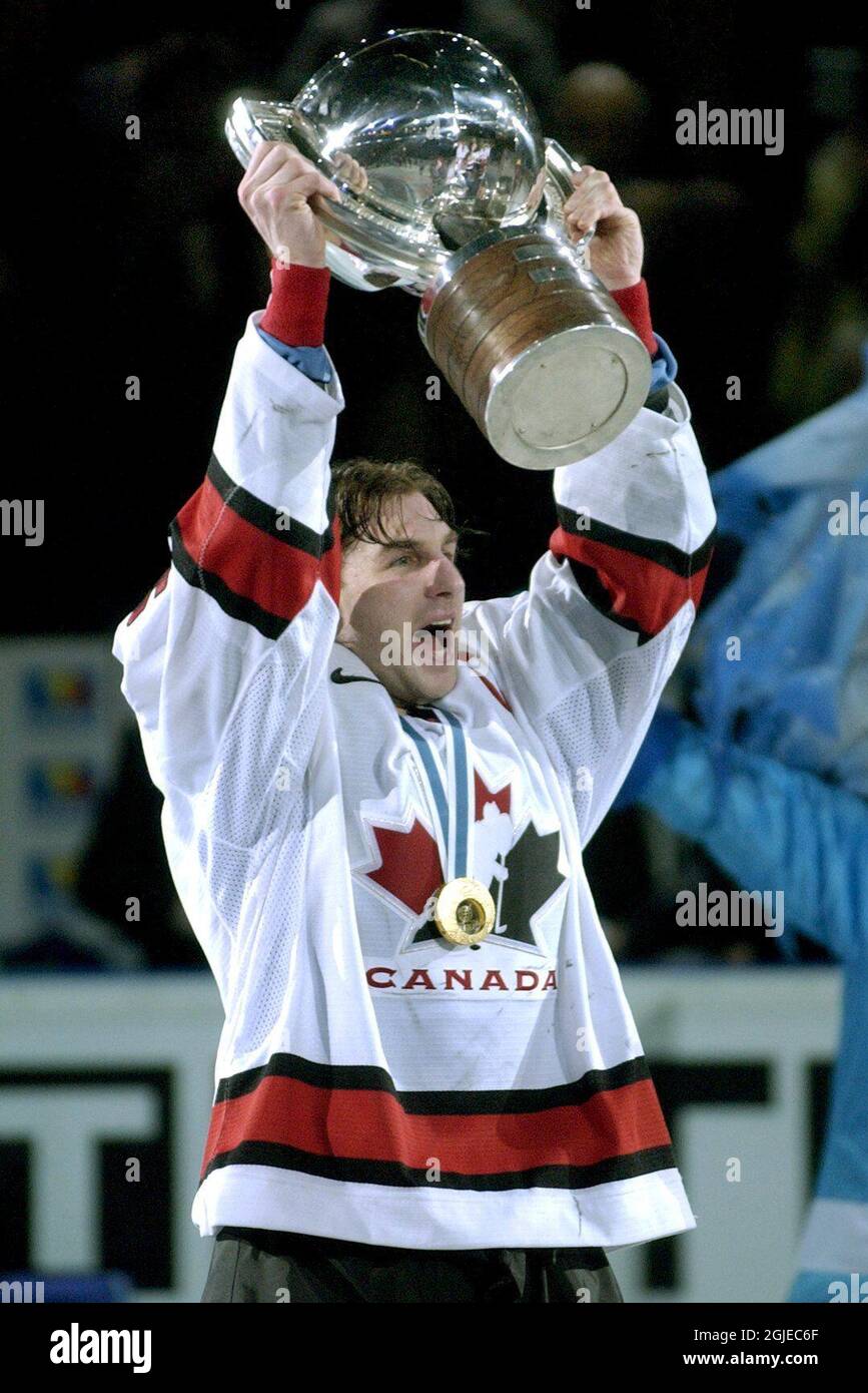 Canada's team captain Ryan Smyth holds aloft the trophy Stock Photo - Alamy