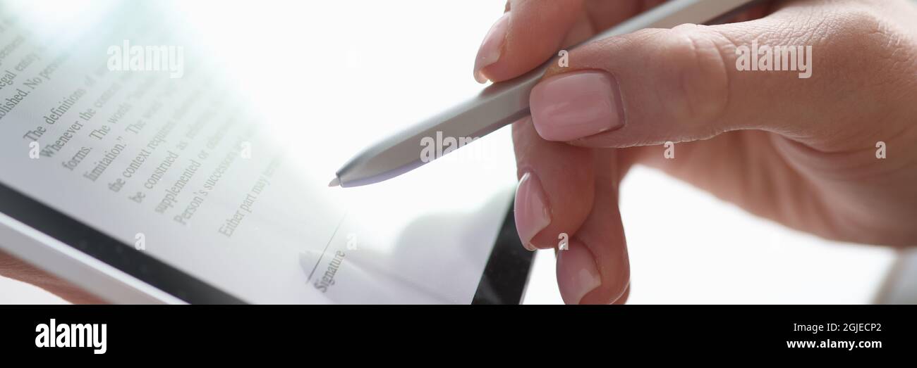 Electronic signature hi-res stock photography and images - Alamy