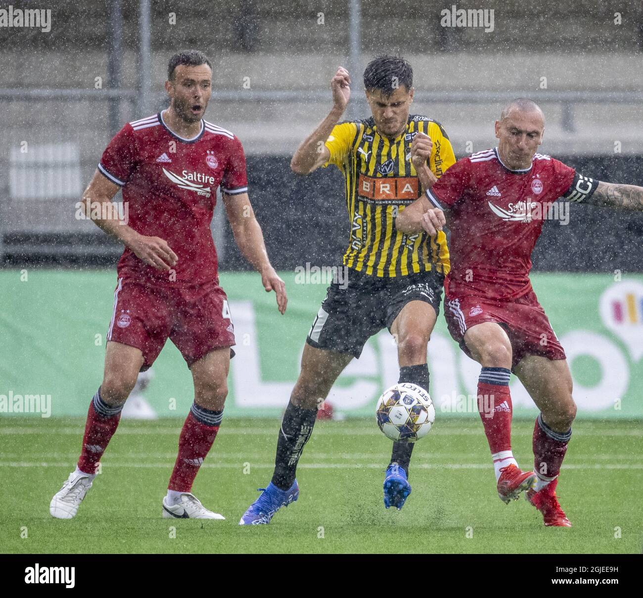 Hacken's Alexander Jeremejeff and Aberdeen's Scott Brown during the ...