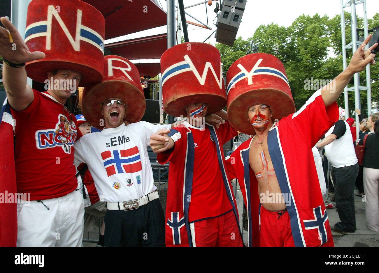 Norway soccer fans hi-res stock photography and images - Alamy