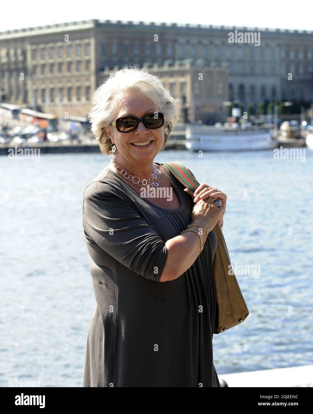 Princess Christina Mrs. Magnuson with the Royal Palace in the ...