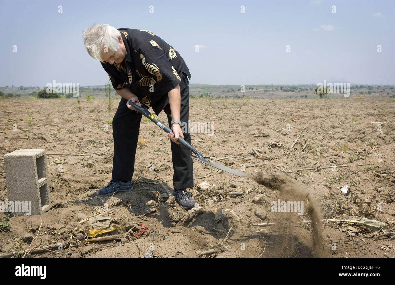 Henning Mankell is building a village for 150 of the poorest children ...