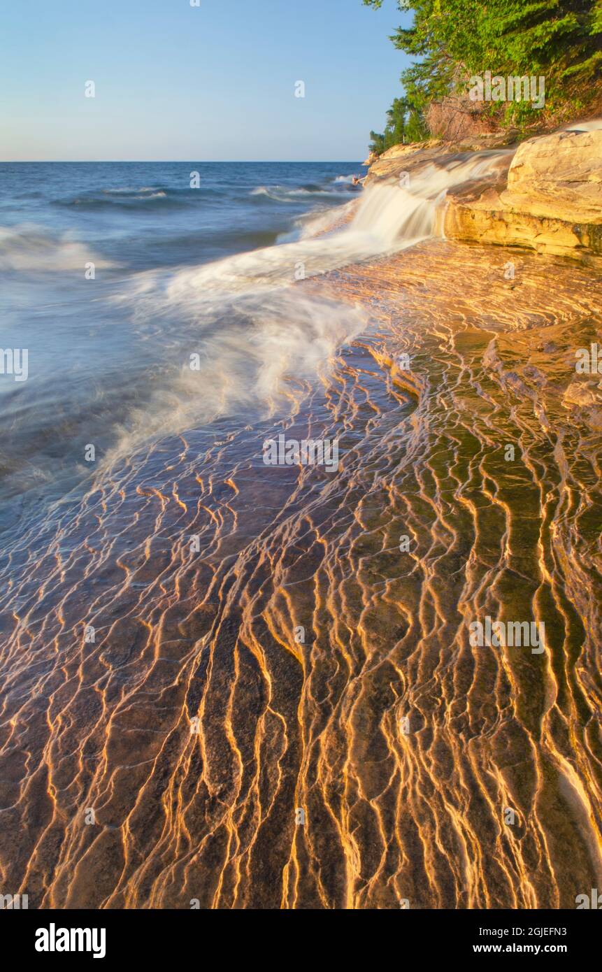 Elliot Falls flowing over layers of Au Train Formation sandstone at ...