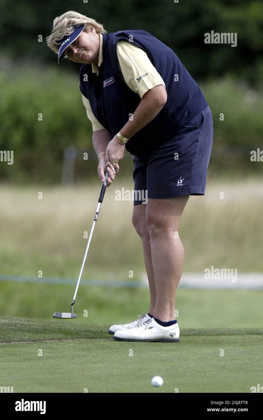 Full length stock putt hi-res stock photography and images - Alamy