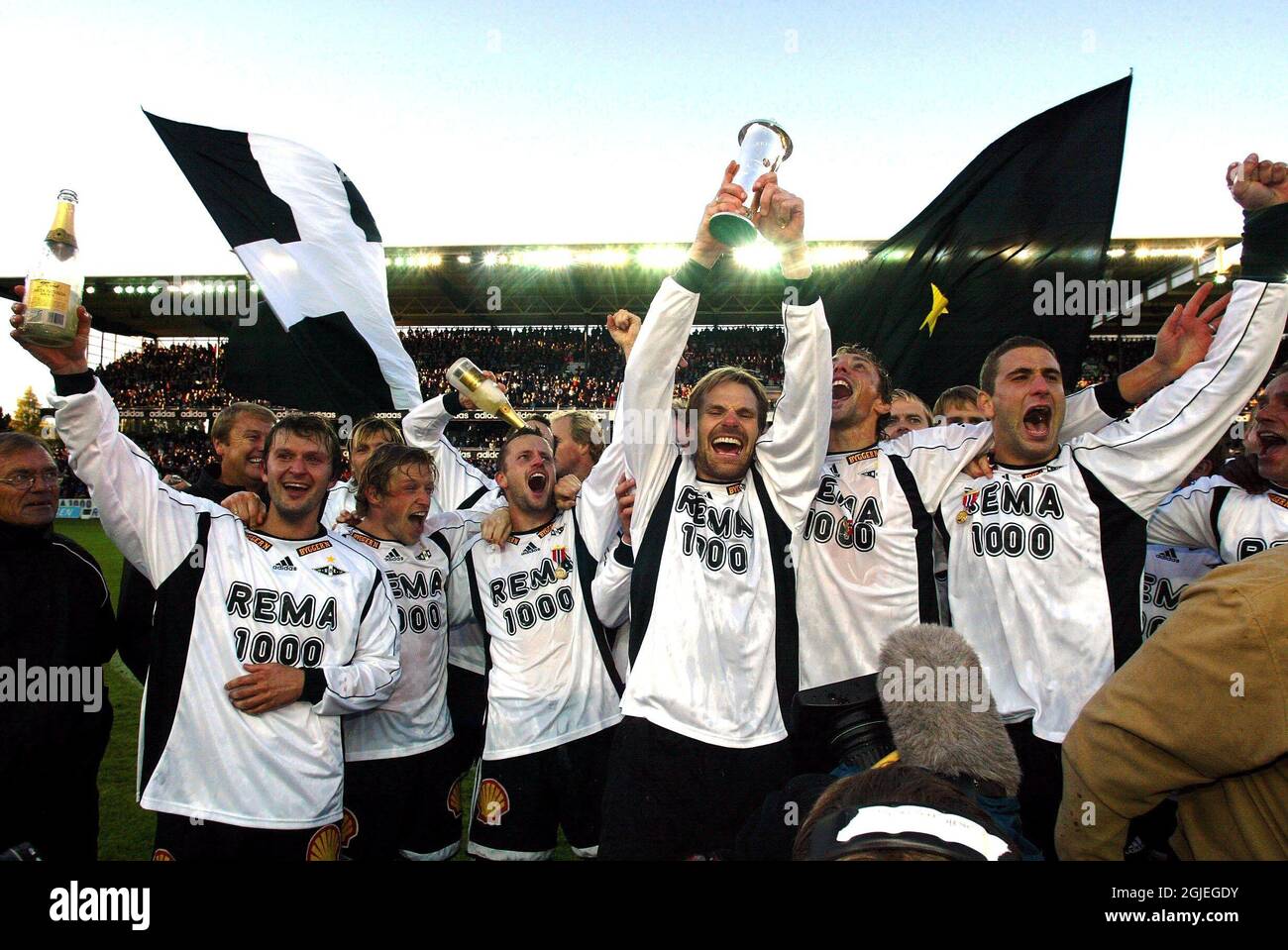 The Rosenborg players celebrate winning the league championship Stock ...