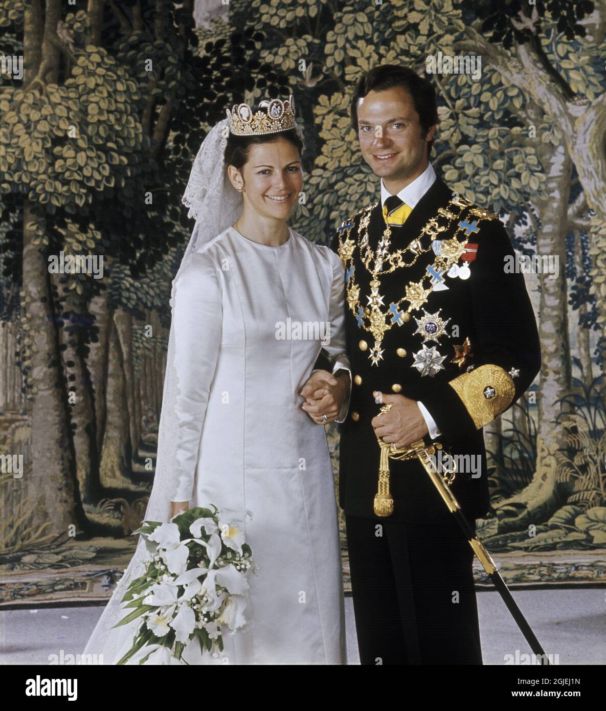 The official wedding picture of King Carl Gustaf and Queen Silvia Stock ...
