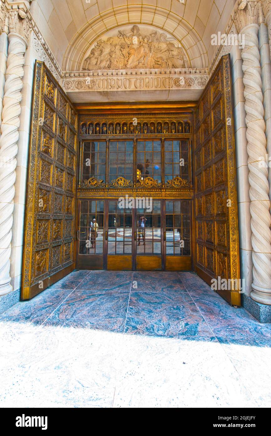 Mayo clinic entrance hi-res stock photography and images - Alamy