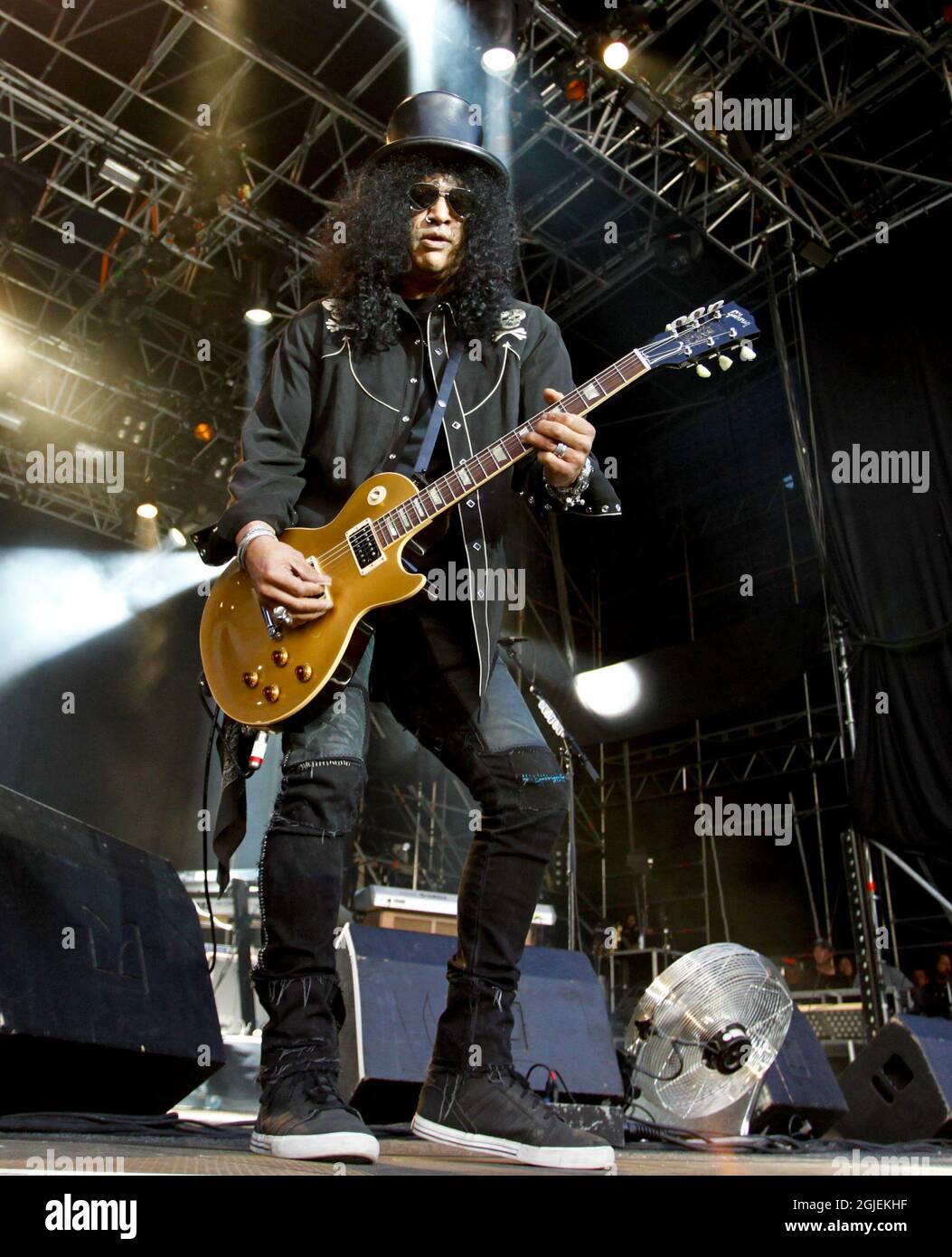 Slash Guitar Wallpaper