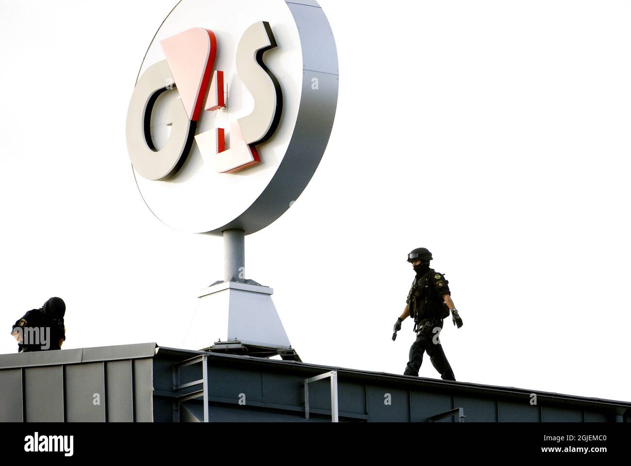 Swat team helicopter hi-res stock photography and images - Alamy