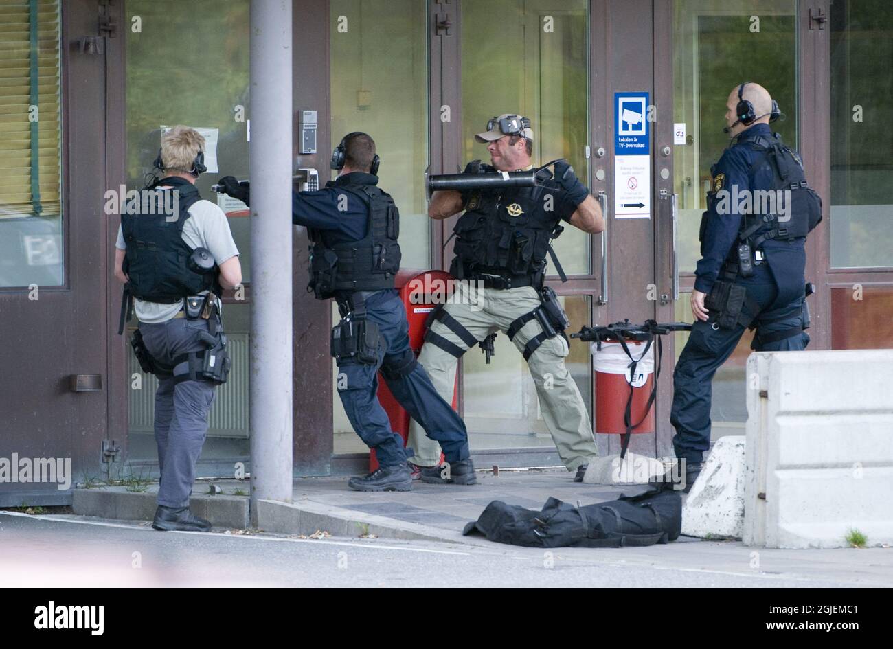 Swat team helicopter hi-res stock photography and images - Alamy