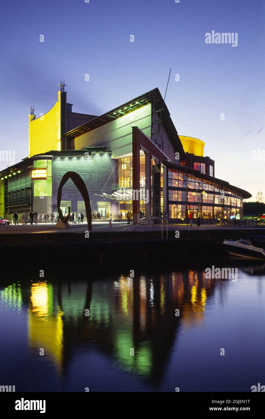 Gothenburg's waterfront opera house Stock Photo - Alamy