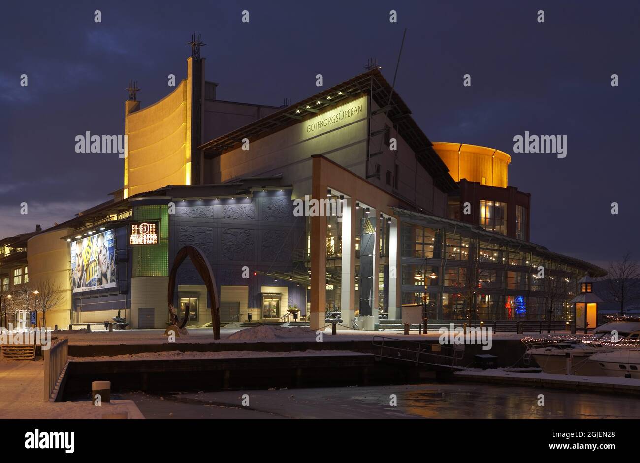 Gothenburg's waterfront opera house Stock Photo - Alamy
