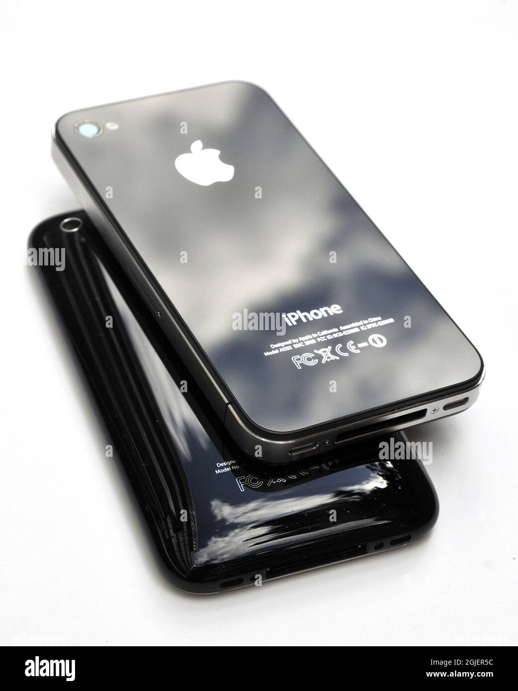 Iphone 4 mobile Cut Out Stock Images & Pictures - Alamy