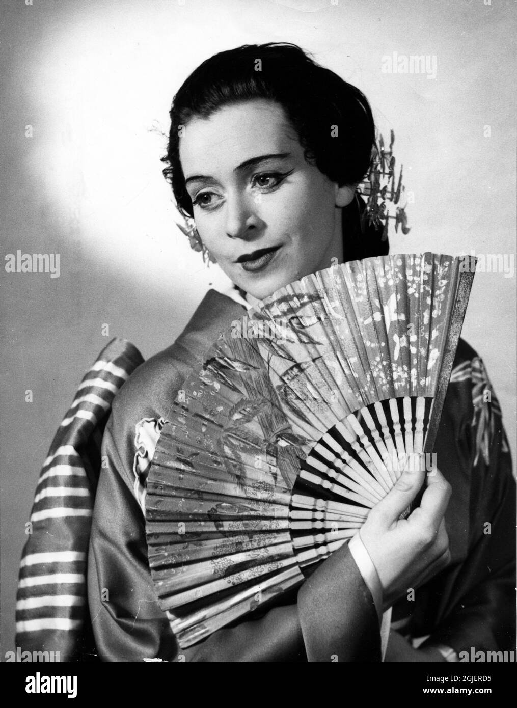 Opera singer Elisabeth Soderstrom in the role of Madame Butterfly at ...