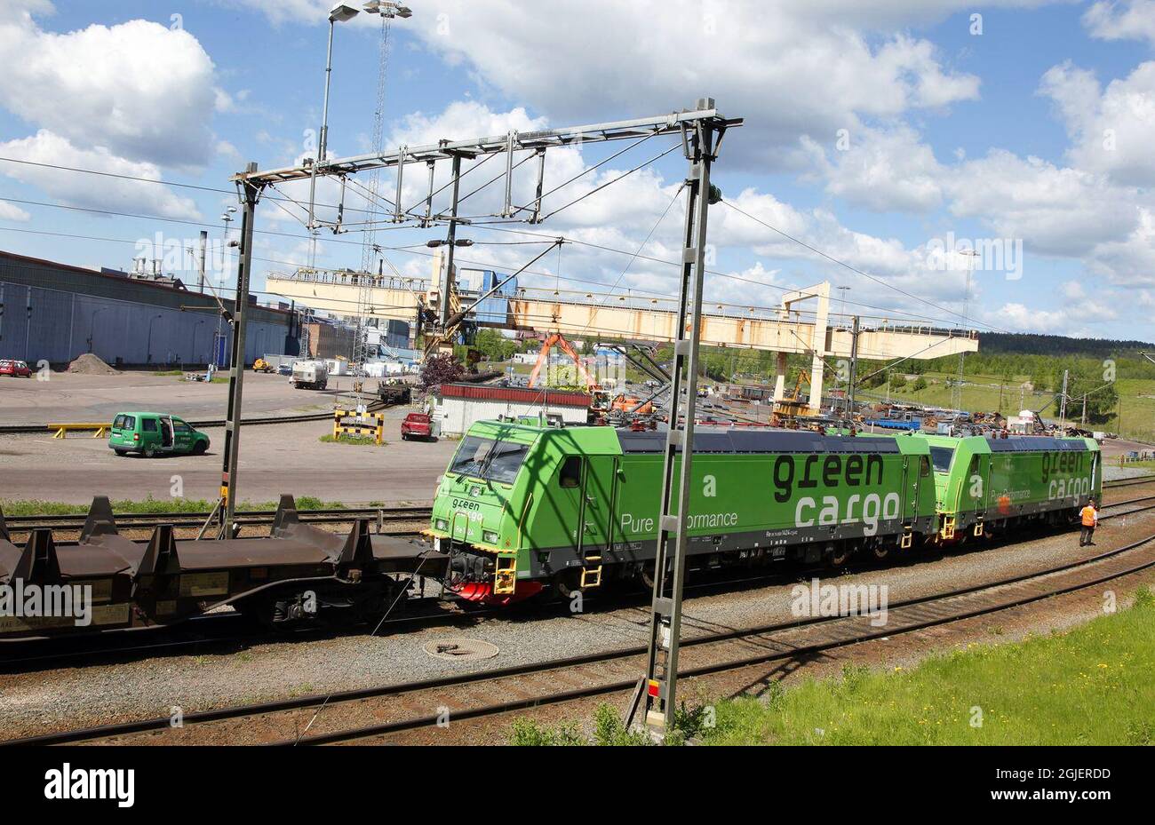 A Green Cargo freight train Stock Photo - Alamy