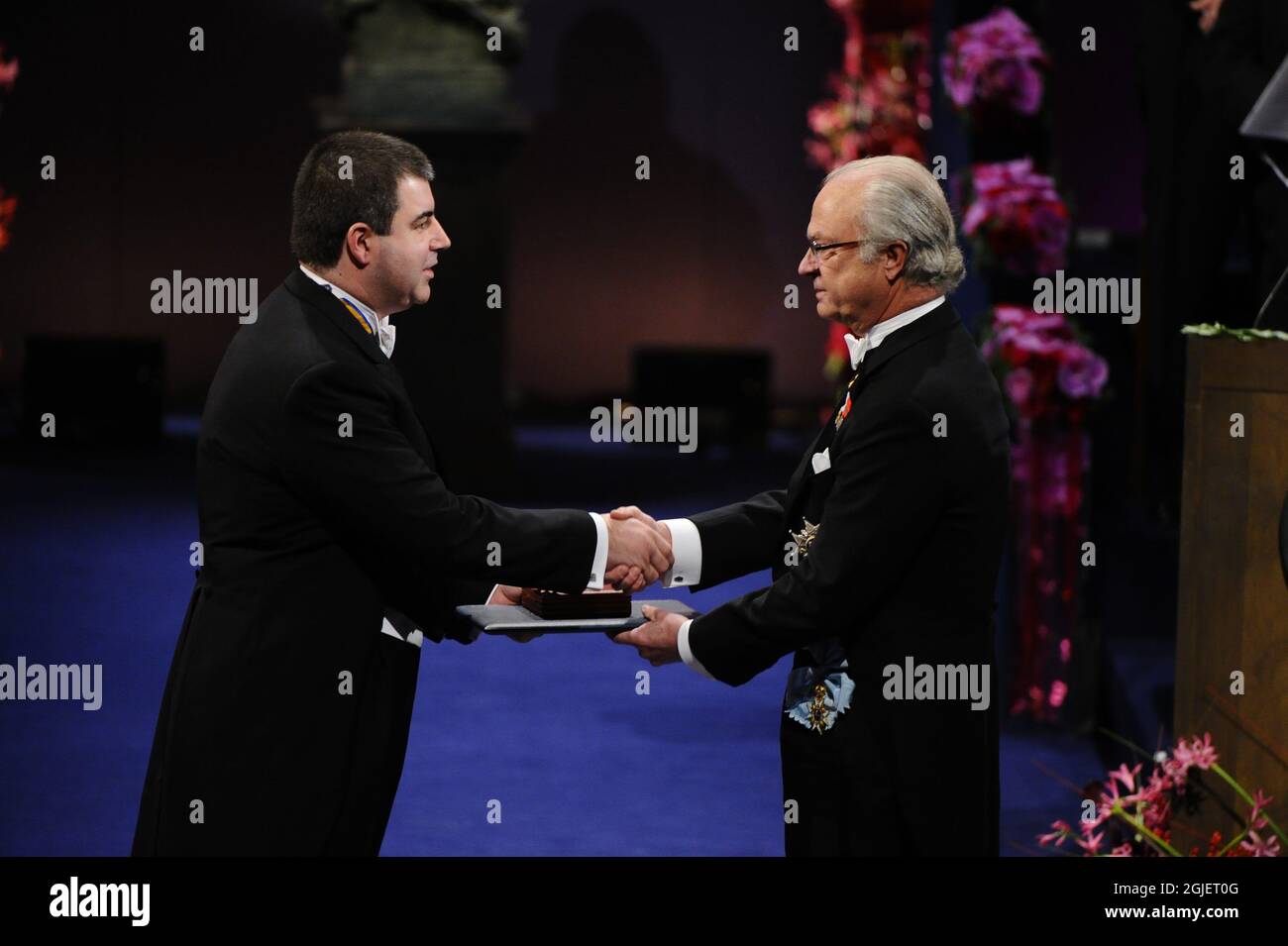 Groundbreaking experiments hi-res stock photography and images - Alamy