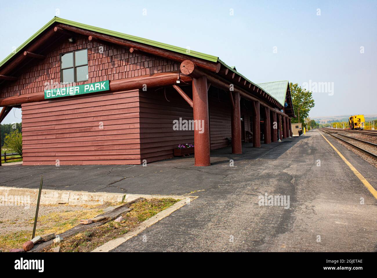 USA, North Dakota, East Glacier, Amtrak depot platform Stock Photo - Alamy