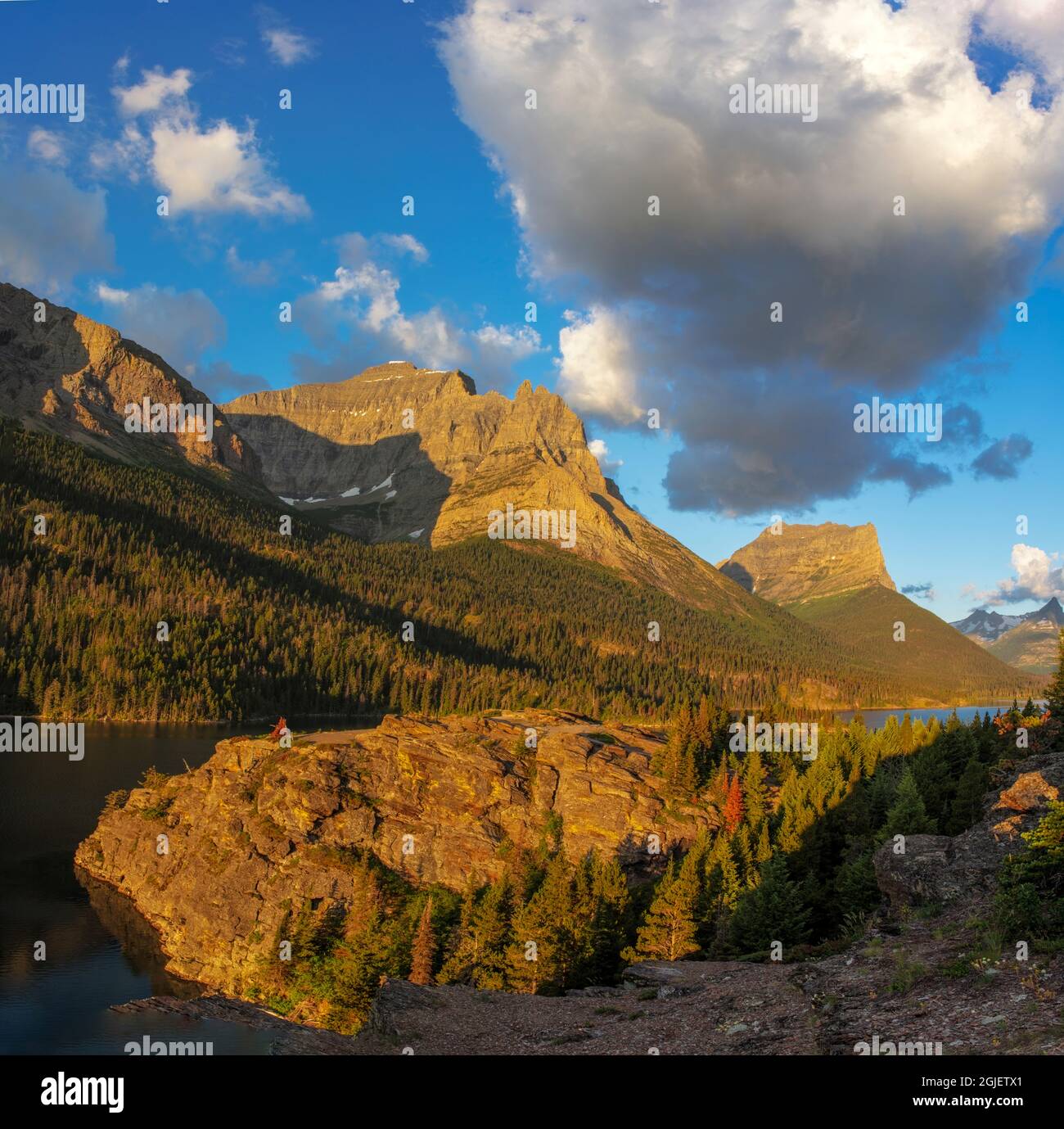 Scenic point trail glacier national park hi-res stock photography and ...