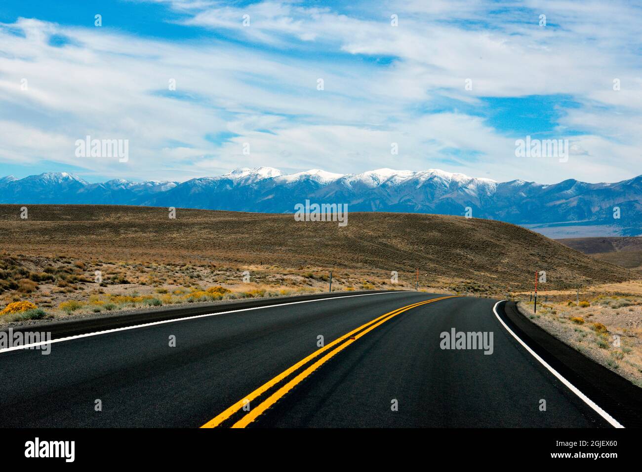 USA, Nevada, Austin. US Highway 50, Lincoln Highway, Loneliest Road in ...